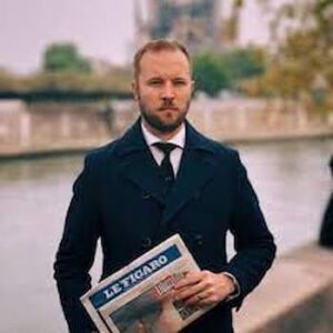 Ian James Lee Bio, Age, Family, Wife, CNN & Net Worth