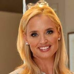 Laurie Dhue Bio, Wiki, Age, Married, Fox News, Alcoholism, Net